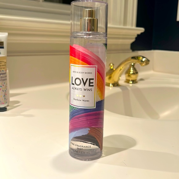 Bath & Body Works | Other | Bath Body Works Rainbow Waves Fragrance ...